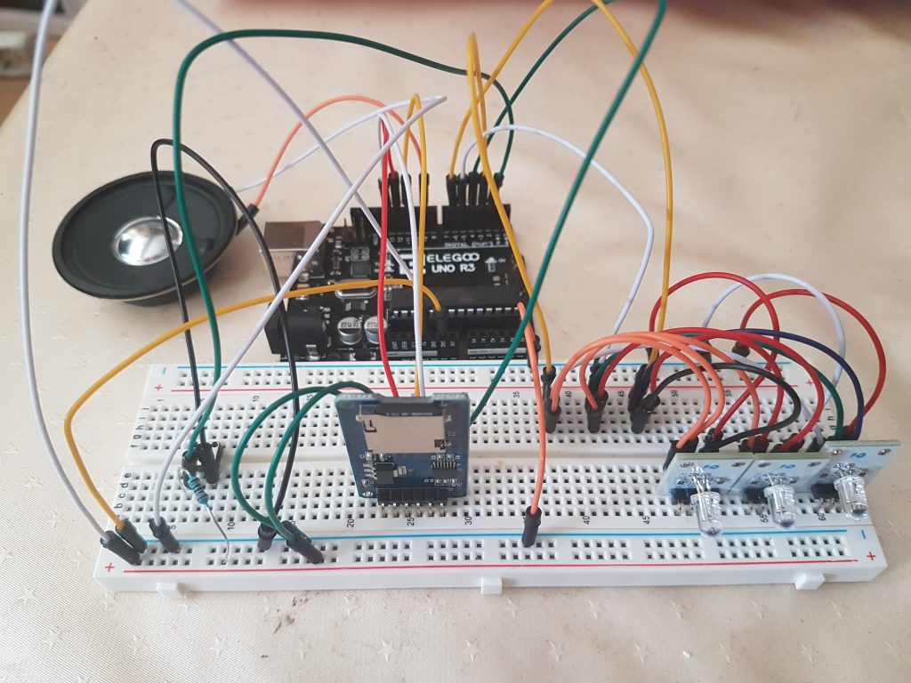 Proyecto con Arduino: juntando sonido y luces en un solo programa - Freaktiful